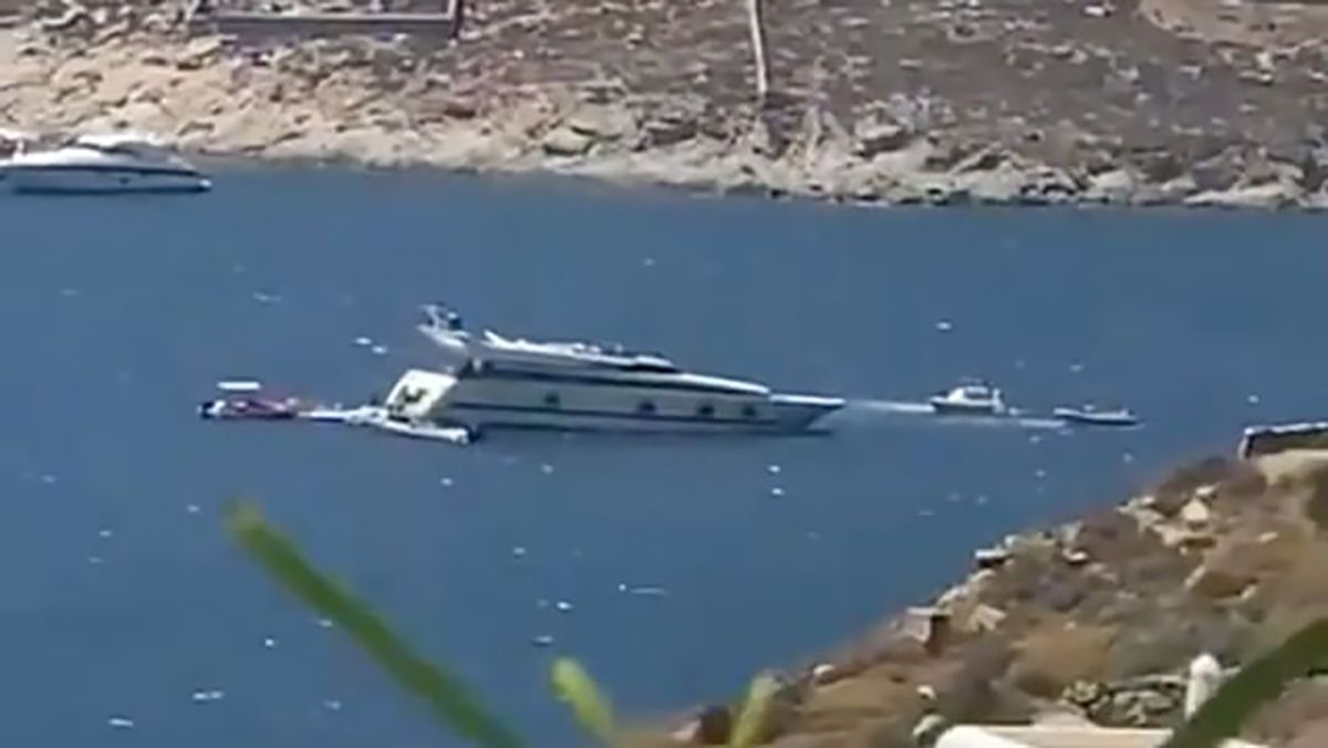 33m M/Y Ion Fedra Stabilized After Running Aground in Greece